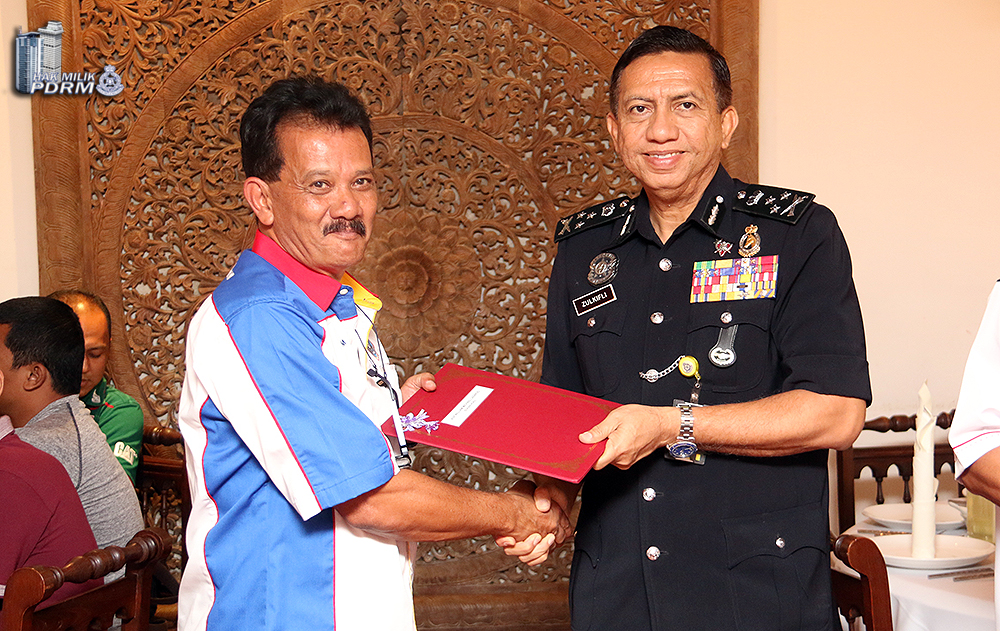 ATLET PDRM DIBERI PENGHARGAAN