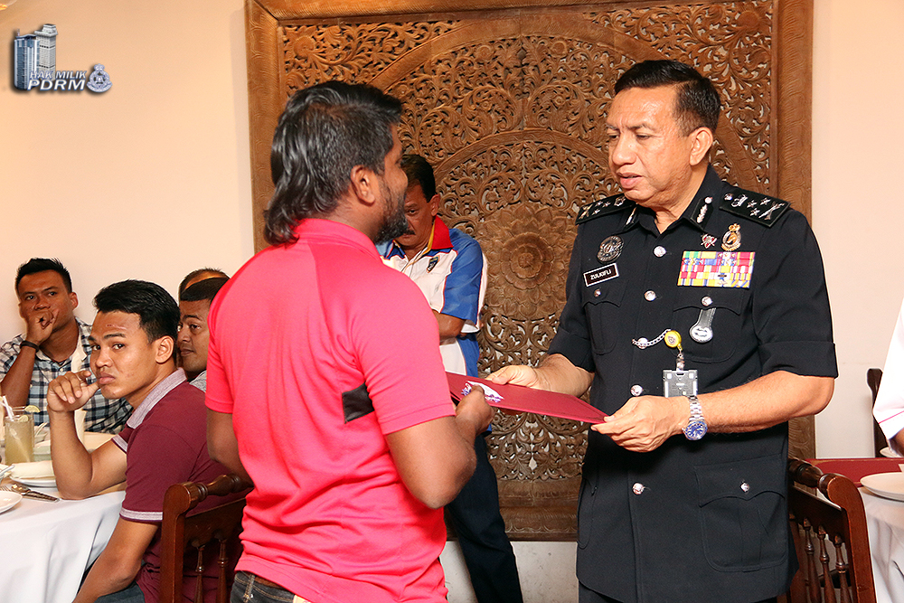 ATLET PDRM DIBERI PENGHARGAAN