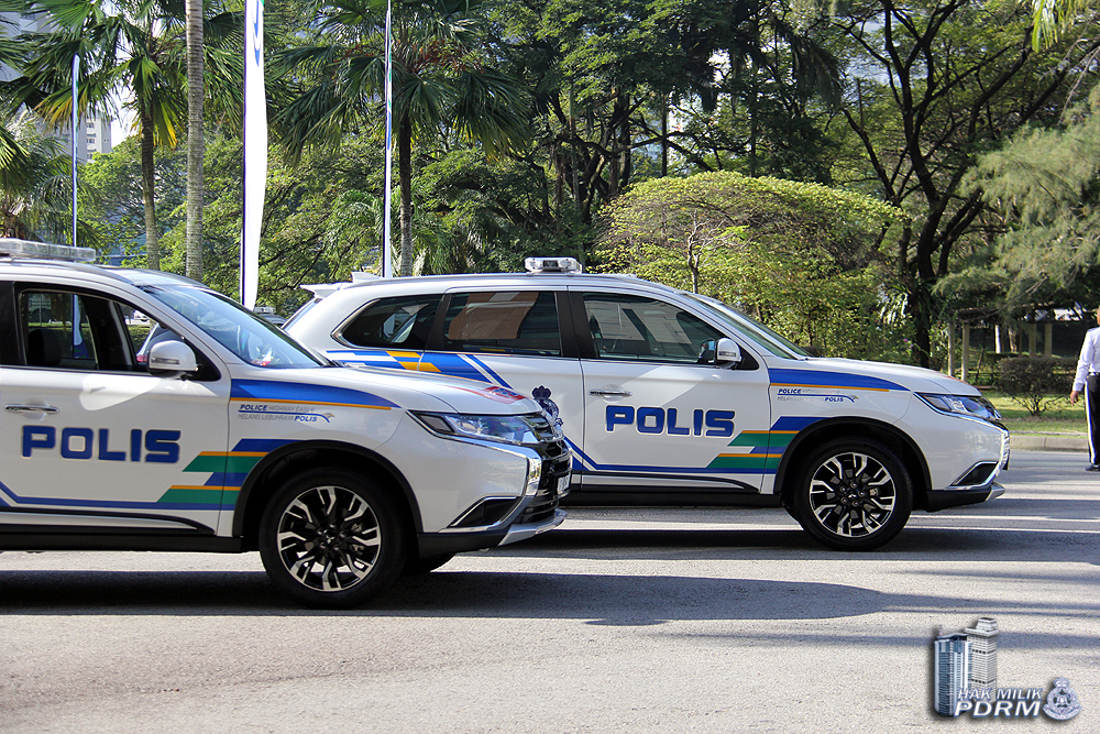 PDRM TERIMA 15 MITSUBISHI OUTLANDER DARIPADA PLUS