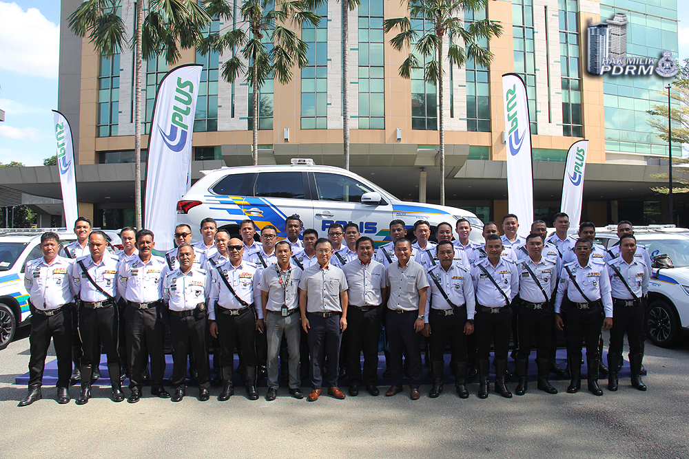 PDRM TERIMA 15 MITSUBISHI OUTLANDER DARIPADA PLUS