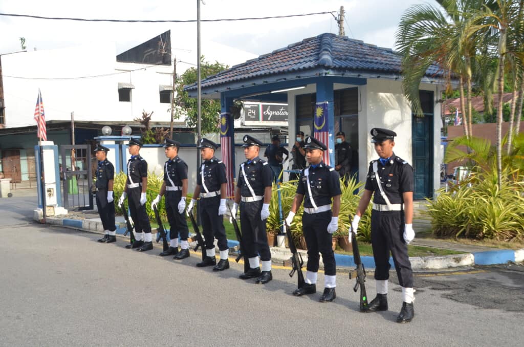 POSTING PILIHAN: PENGARAH JLOG ADAKAN LAWATAN KERJA KE IPD TIMUR LAUT